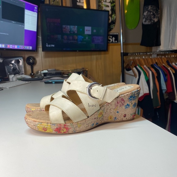 Born | Shoes | Boc By Born Beige Leather 3 Floralcork Wedge Sandals ...